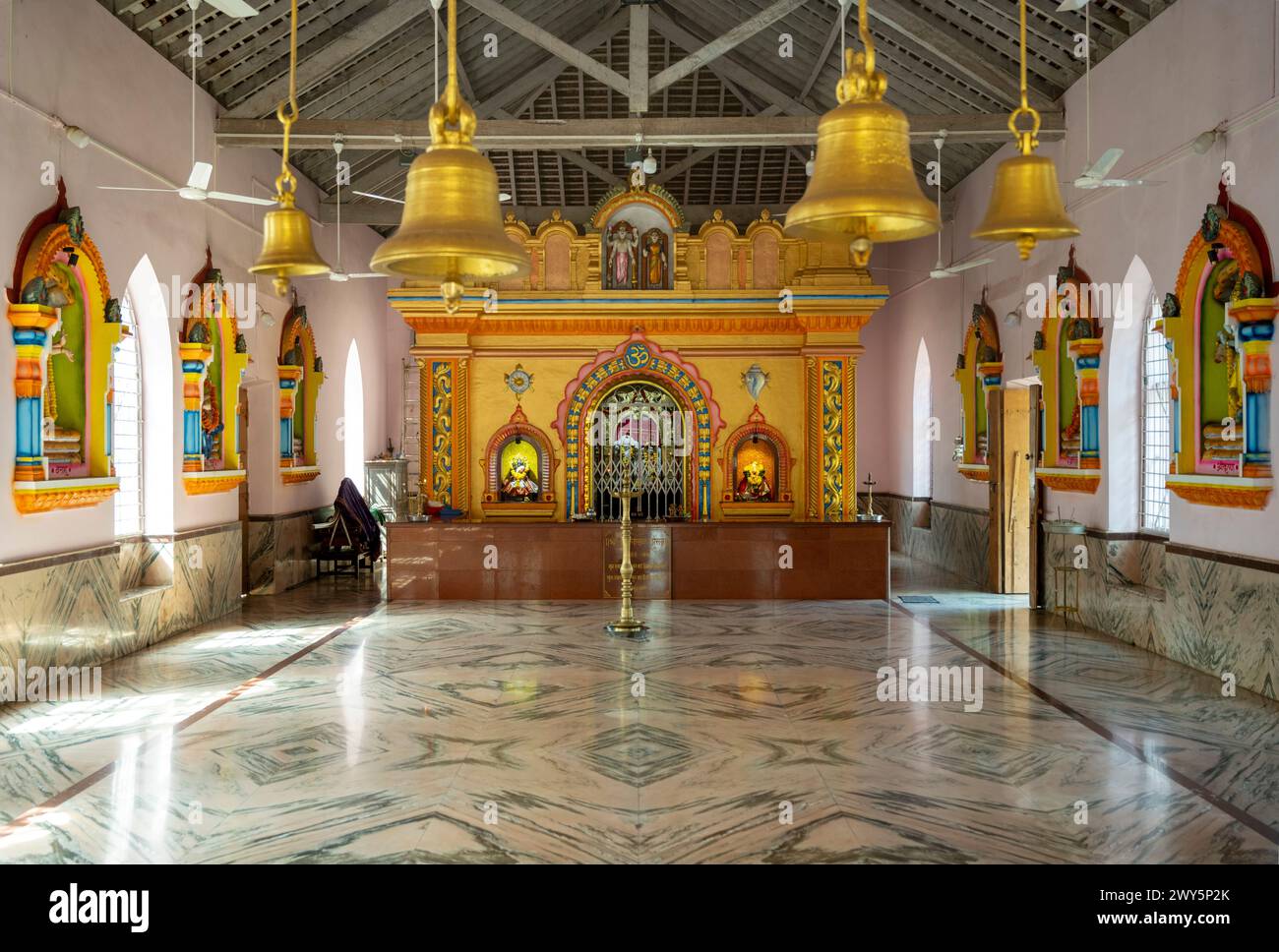 Indien, Goa, Siolim, Shri Laxmi Narayan Temple Stock Photo - Alamy