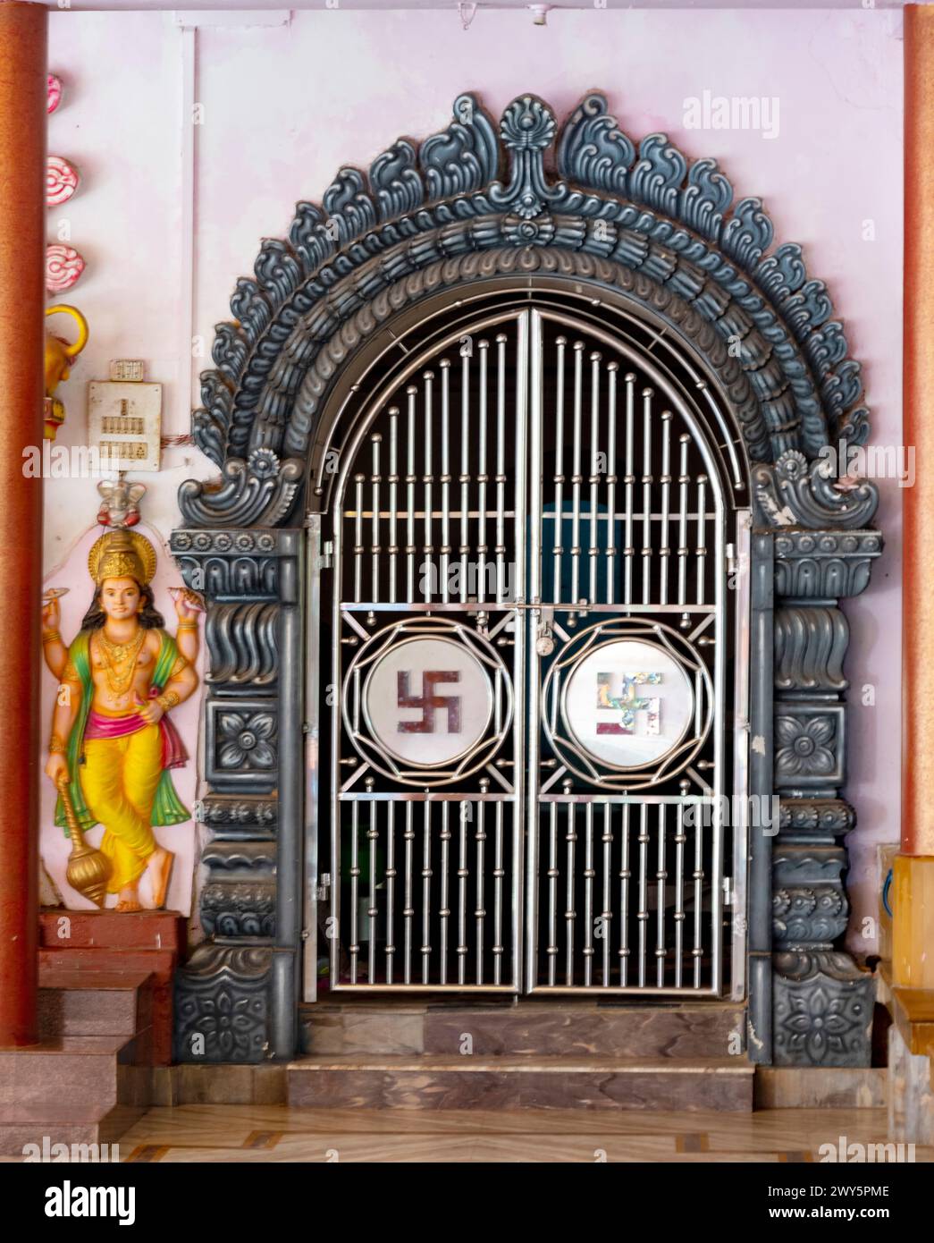 Indien, Goa, Paliyem, Shree Bhumika Vetal Mandir Stock Photo - Alamy