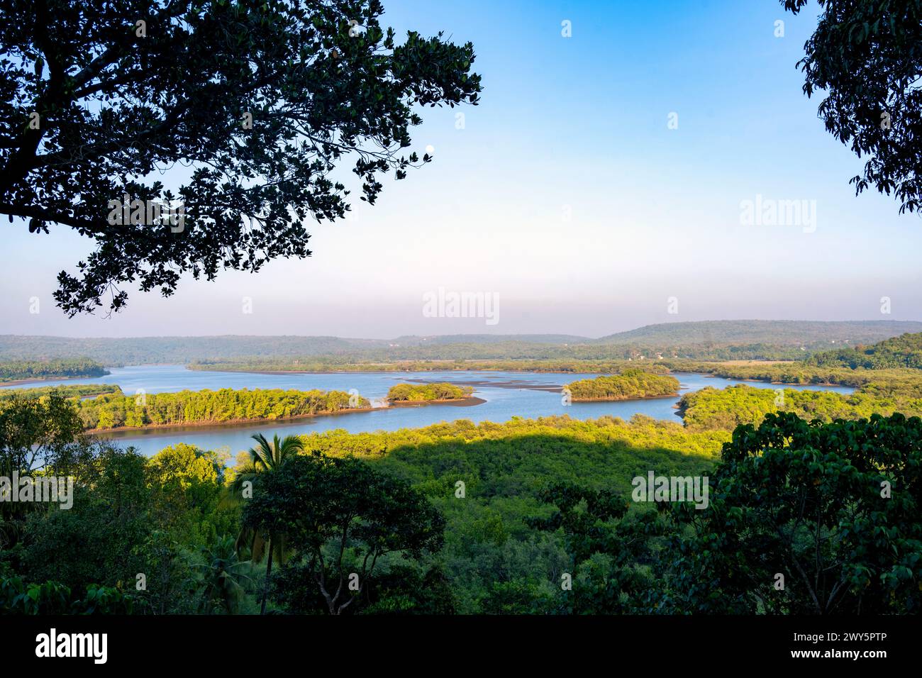 Indien, Goa, Arambol, Querim, Mündungsgebiet des Terekhol River Stock ...
