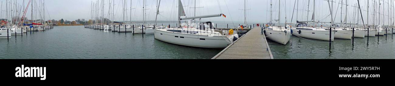 Yachthafen von Breege 01.04.2024 *** Breege marina 01 04 2024 Stock ...