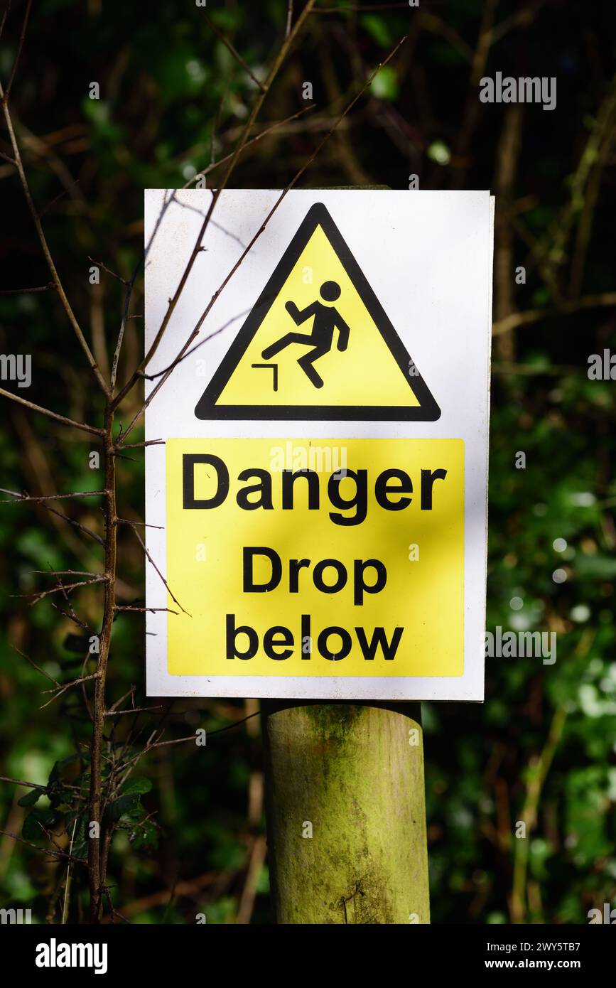 Zoo warning hi-res stock photography and images - Alamy