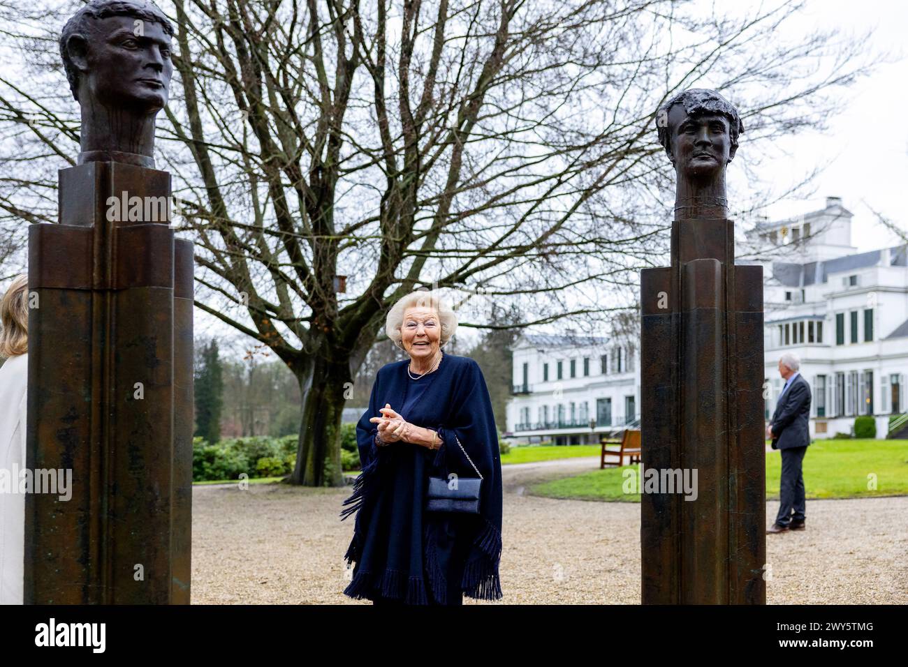 SOESTDIJK, the Netherlands, 04-04-2024 Princess Beatrix unveils the ...