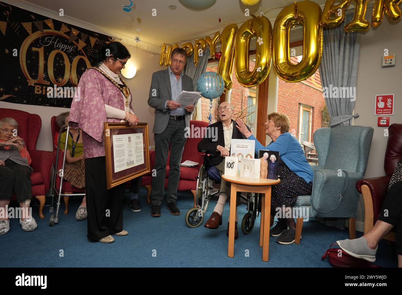 Ronald brignall, receives his bravery award from the lord mayor of ...