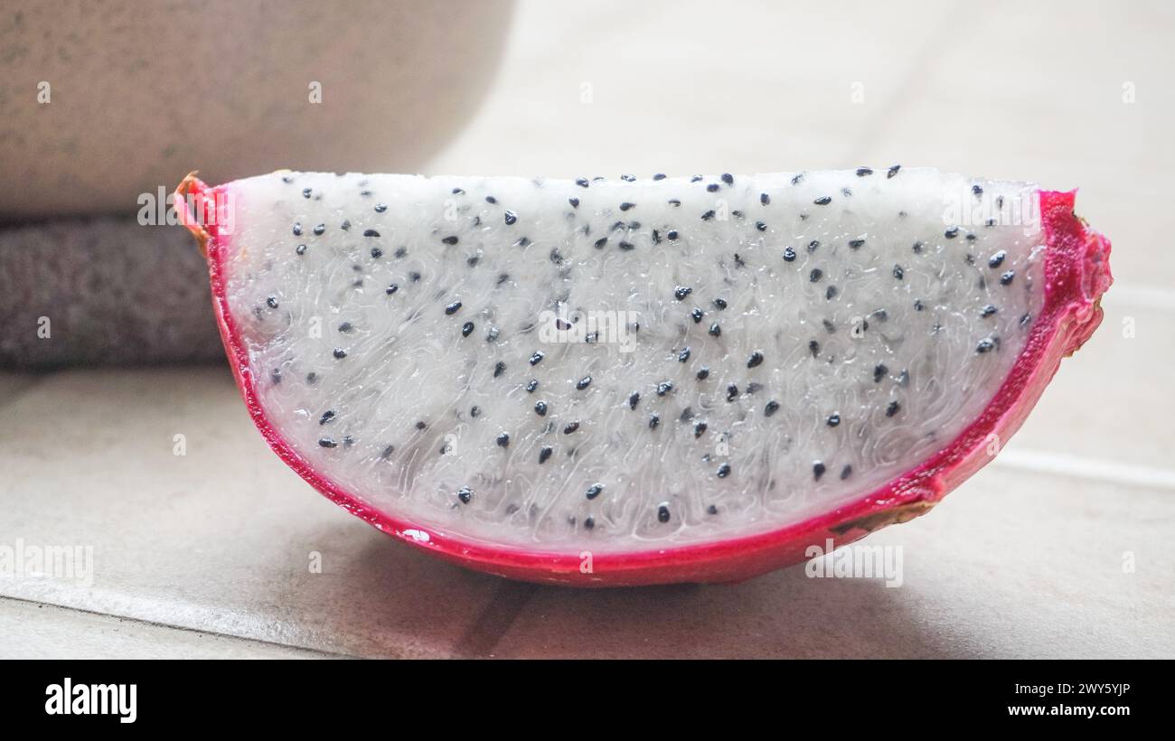 Buah naga hi-res stock photography and images - Alamy