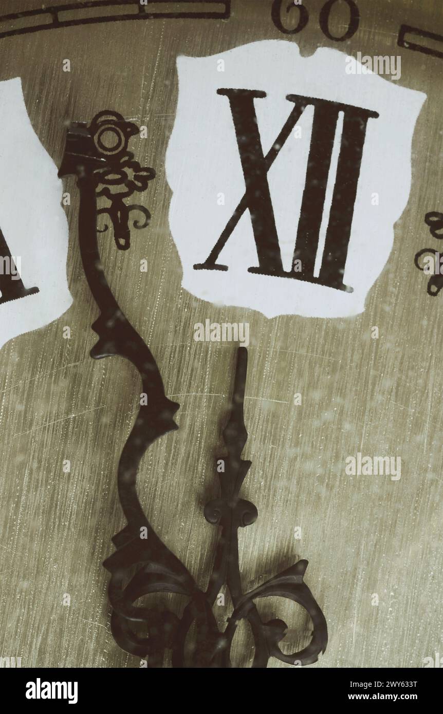 Roman numerals clock hi-res stock photography and images - Alamy