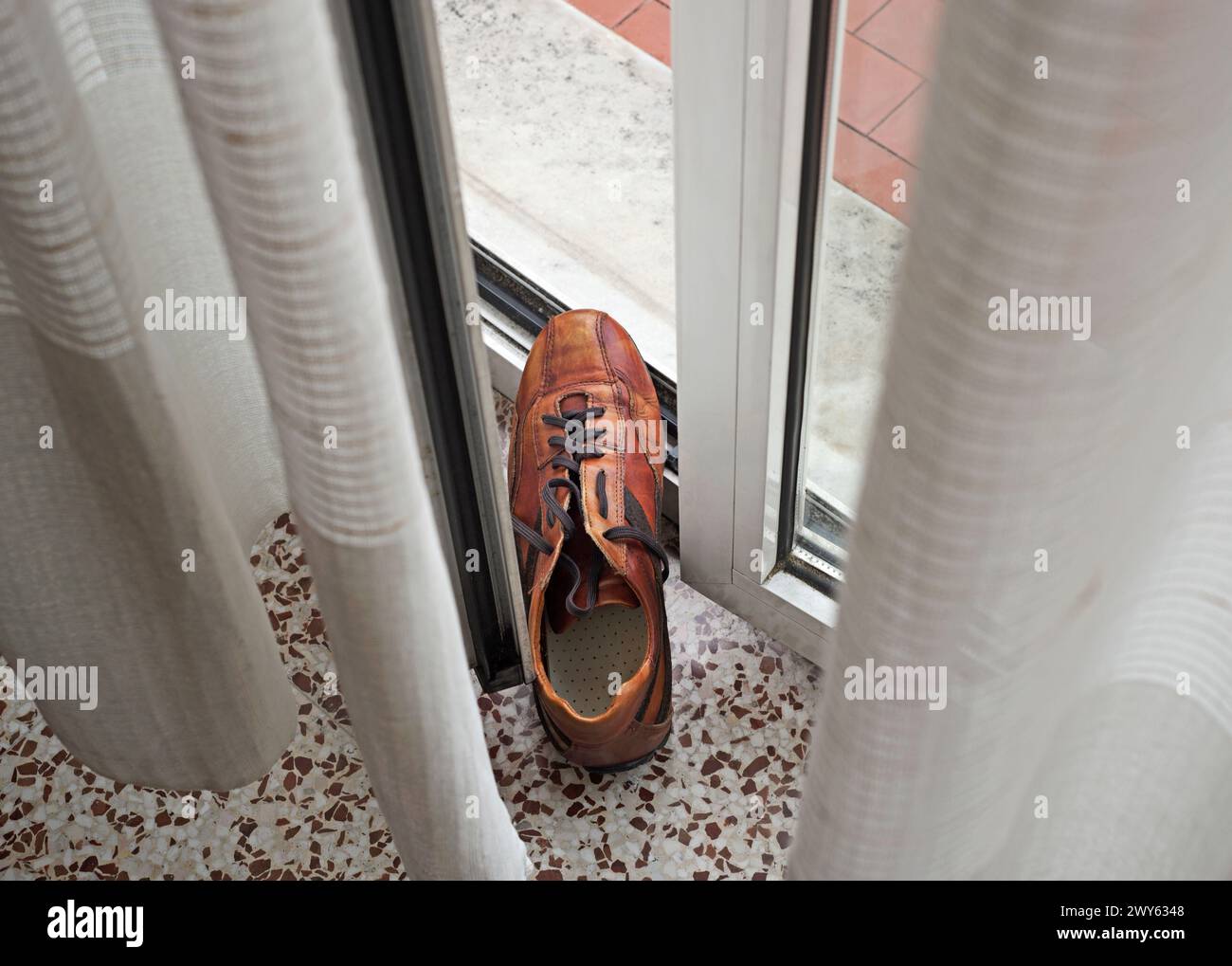 Open shoes hi-res stock photography and images - Alamy