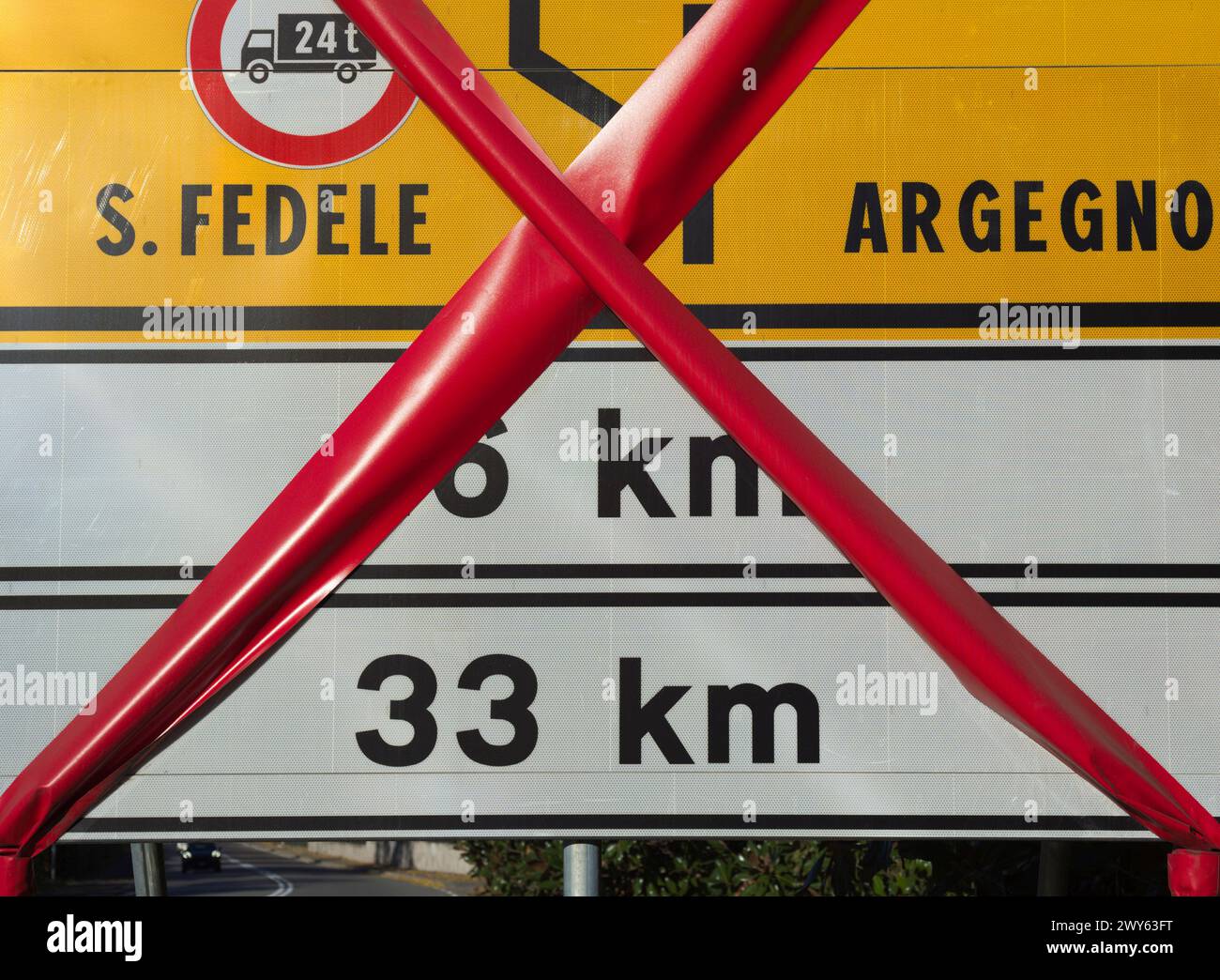 Direction sign board road hi-res stock photography and images - Alamy