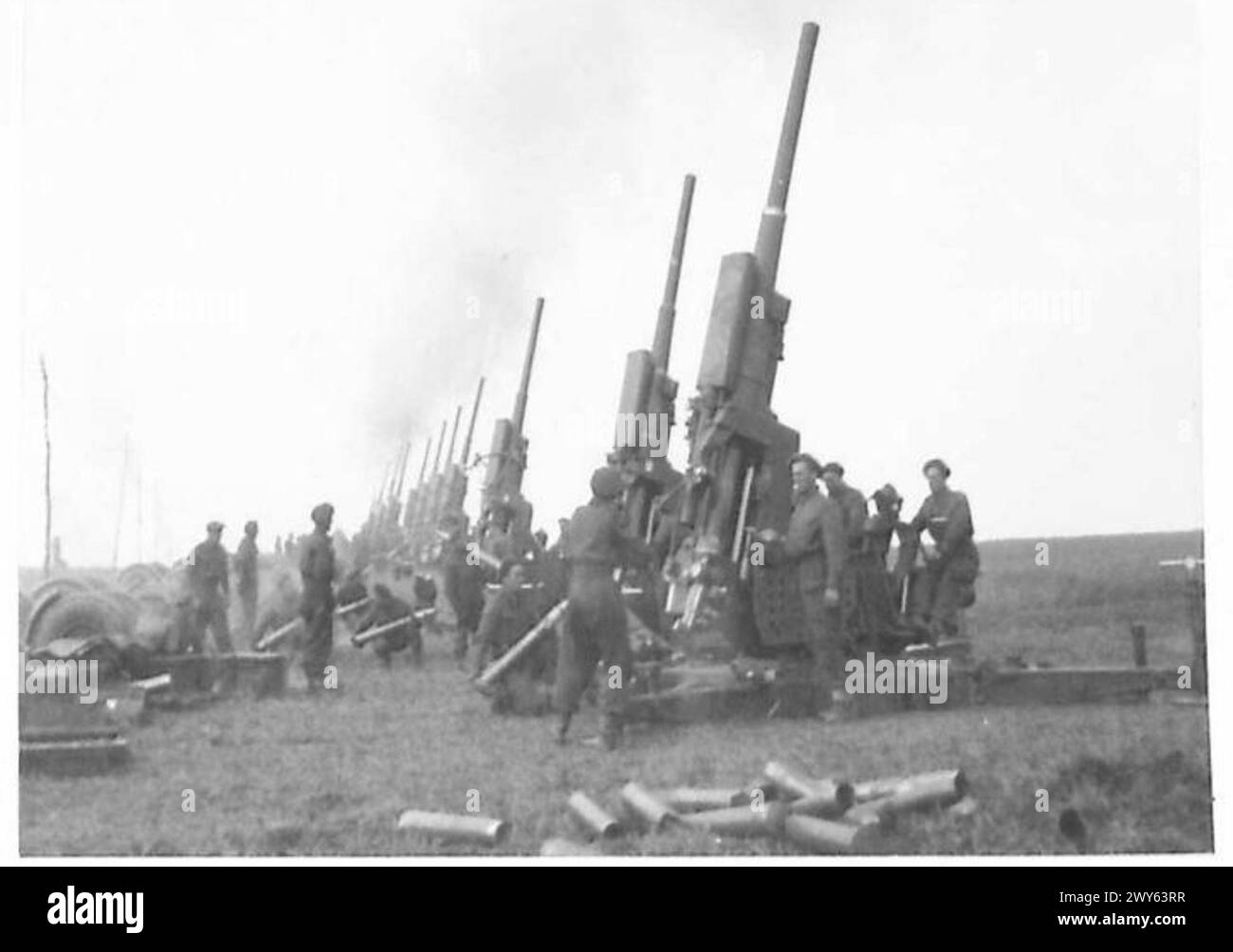 VICTORY SALVO! 21 ARMY GROUP CEASE-FIRE - Guns firing the Salute ...