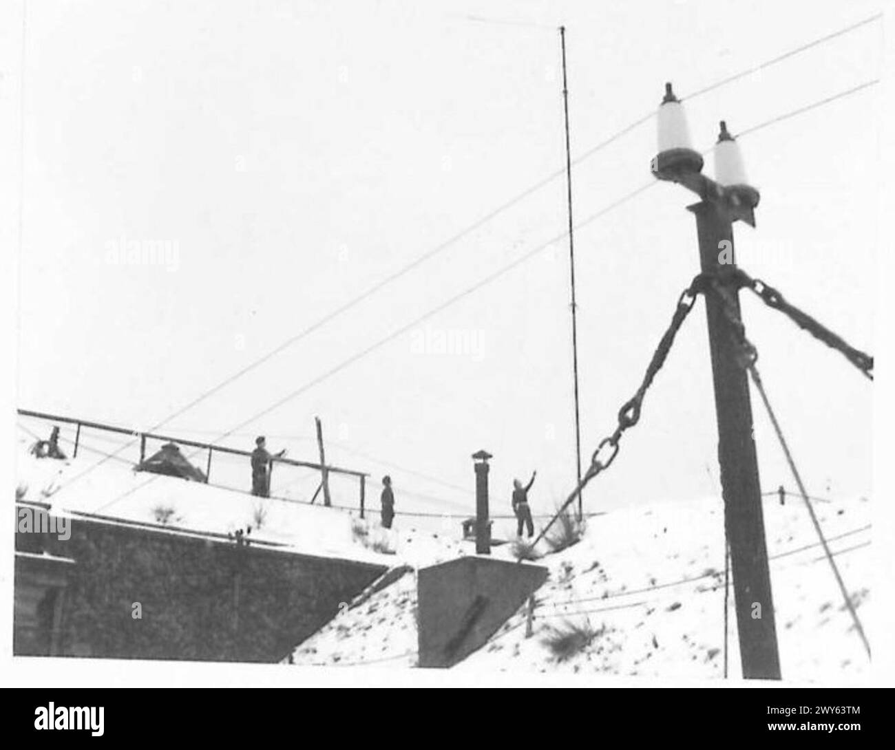 "HOTEL SCRIBE" - The Royal Signals transmitter aerial at Fort Du Trou D ...