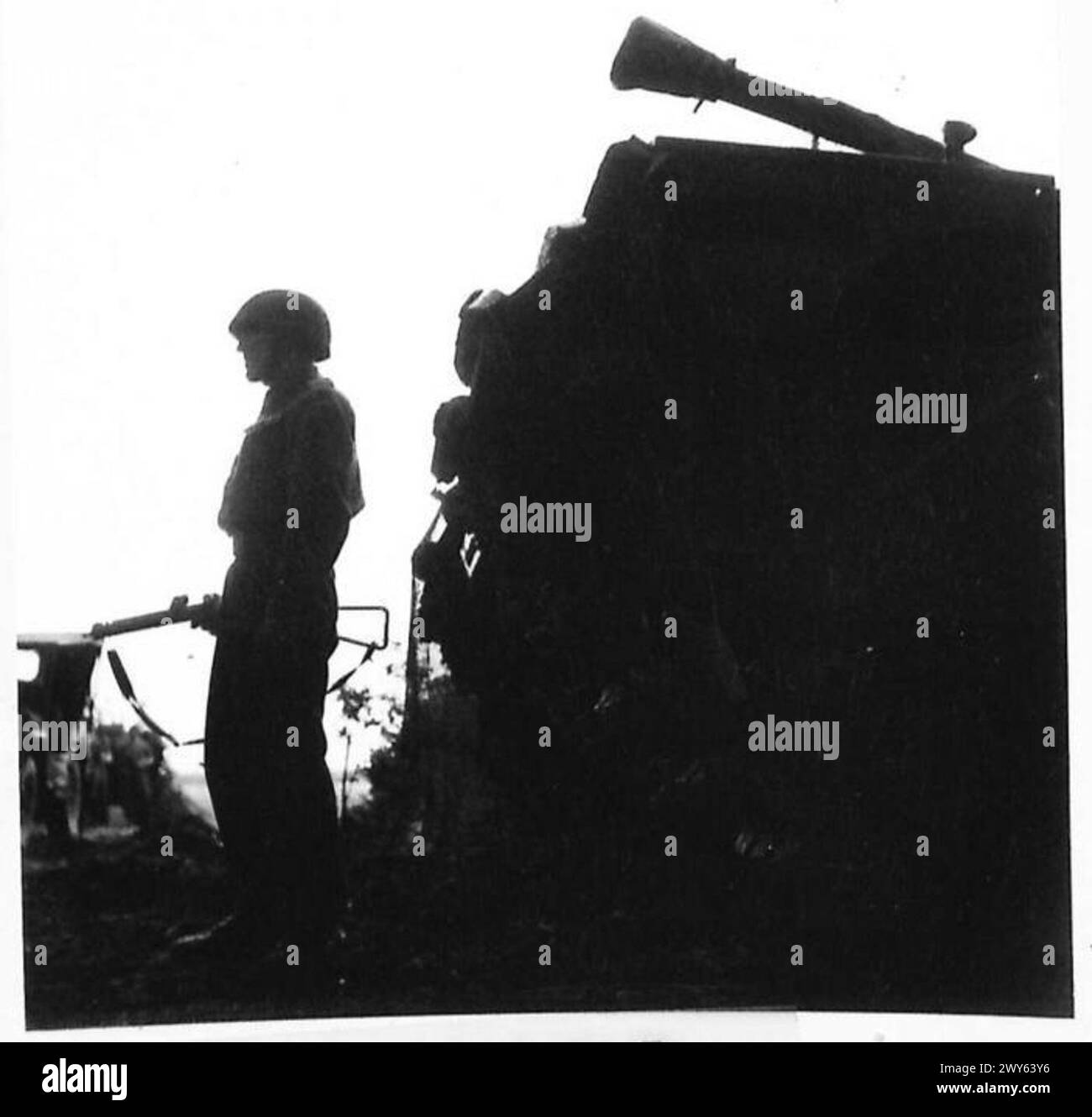 A CHURCHILL CREW PREPARES FOR BATTLE THE LIFE OF A CHURCHILL TANK CREW ...