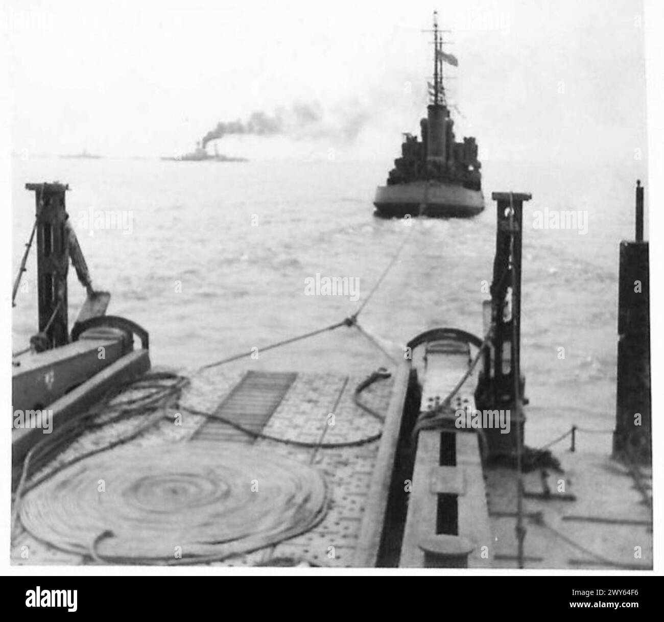 PHOTOGRAPHS OF PREFABRICATED PORT ETC - Troops going ashore from ship ...