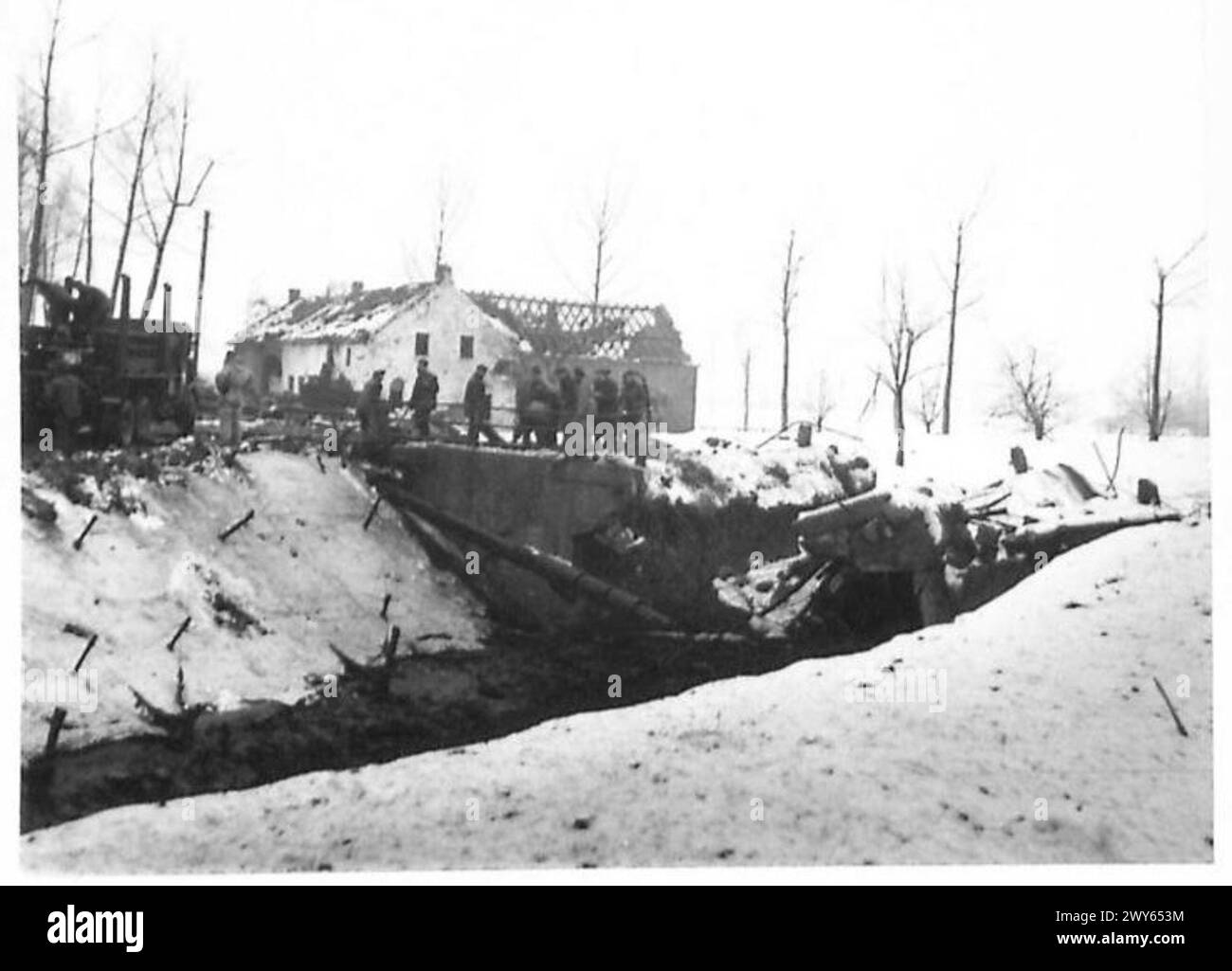 THE 12 CORPS ADVANCE - Engineers preparing to throw Bailey bridge over ...