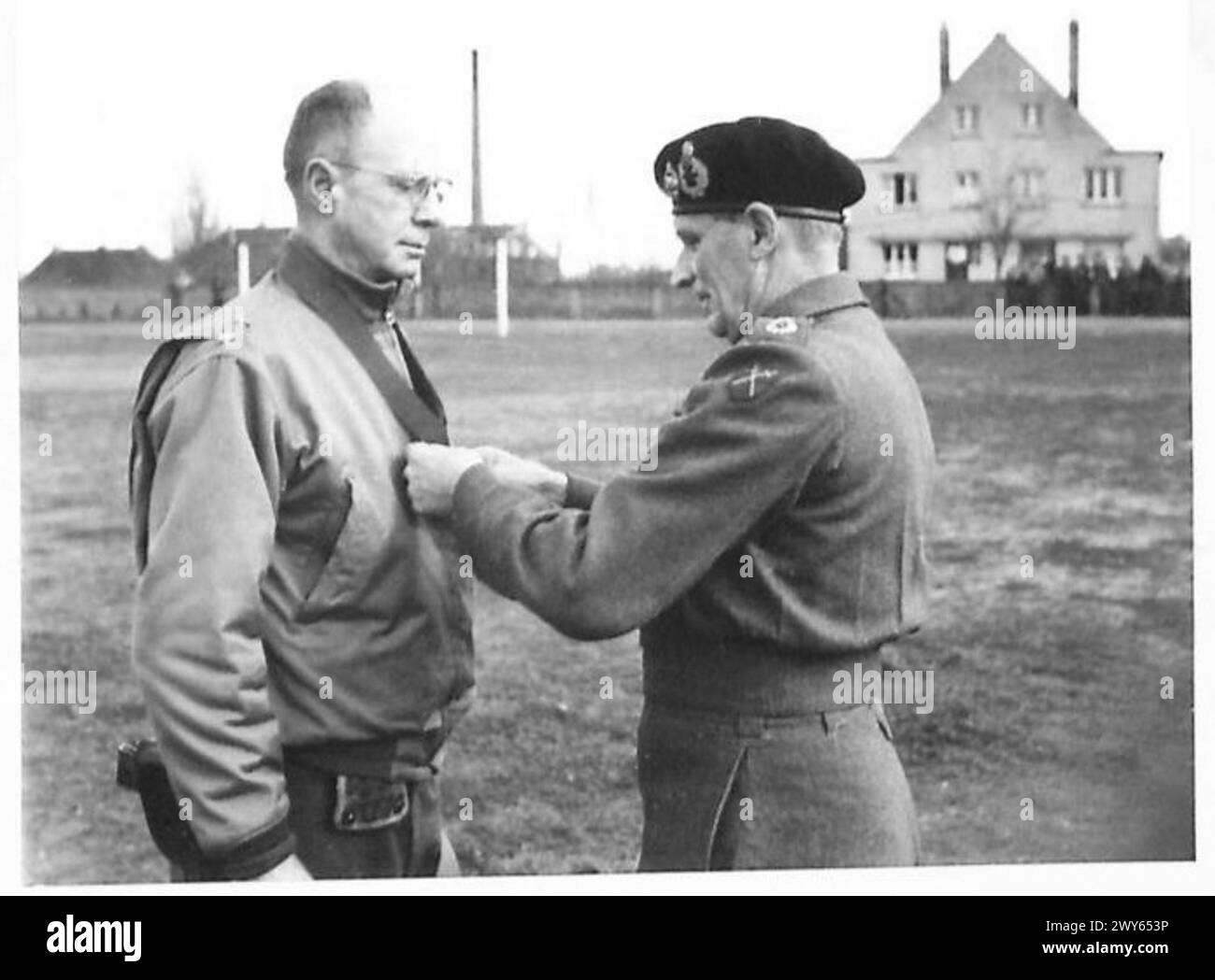 Field Marshal Montgomery decorates Major-General Walter M. Robertson of ...