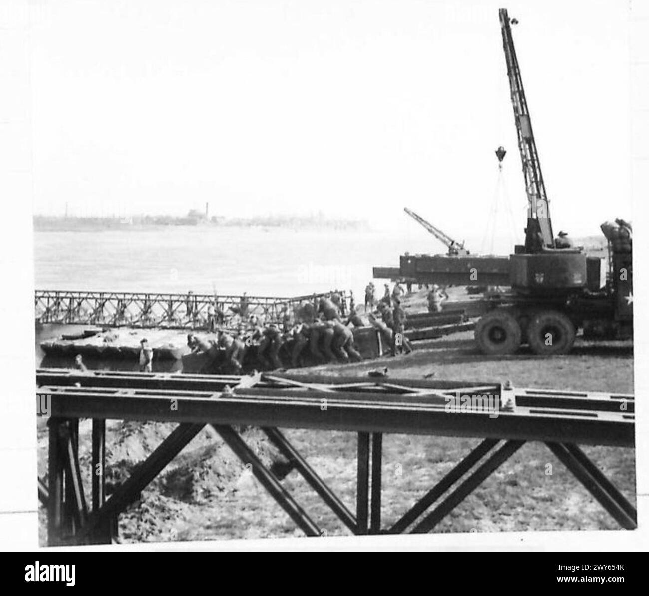 BUILDING LAMBETH BRIDGE - Sections of the bridge being constructed ...