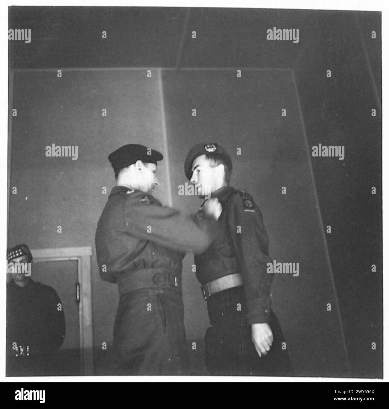 51ST HIGHLAND DIVISION INVESTITURE - Major D.H.Cameron, 5 Camerons ...