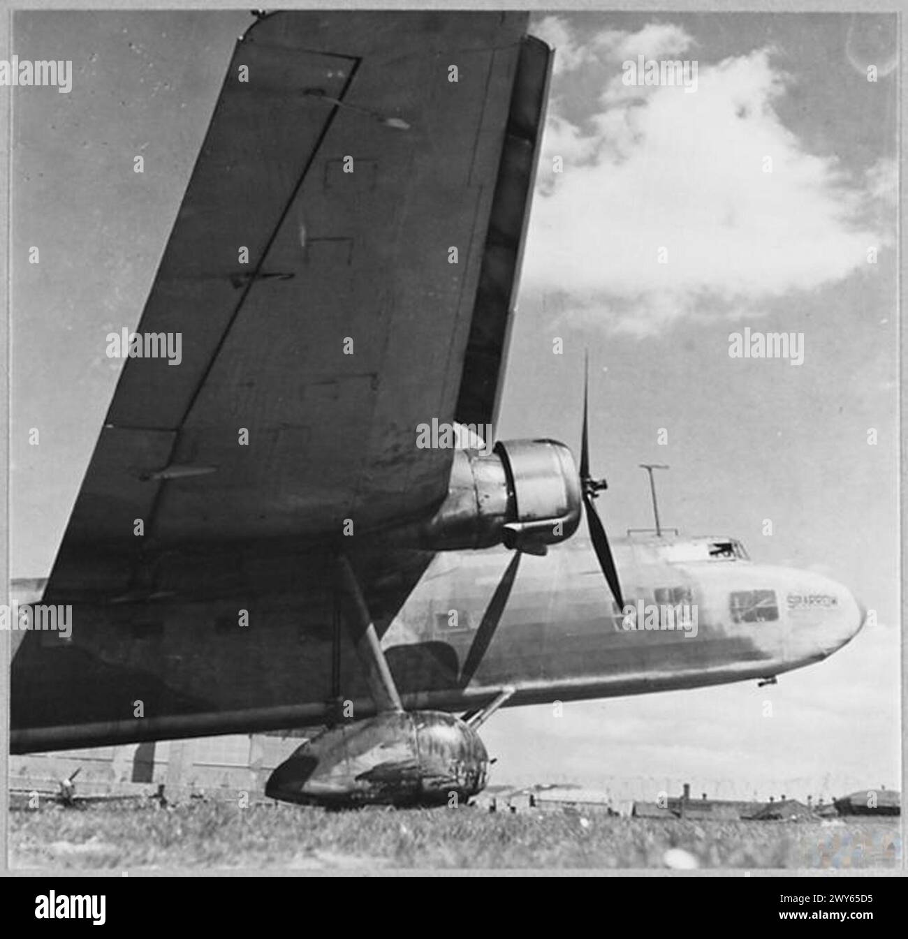 Types of transport aircraft hi-res stock photography and images - Alamy