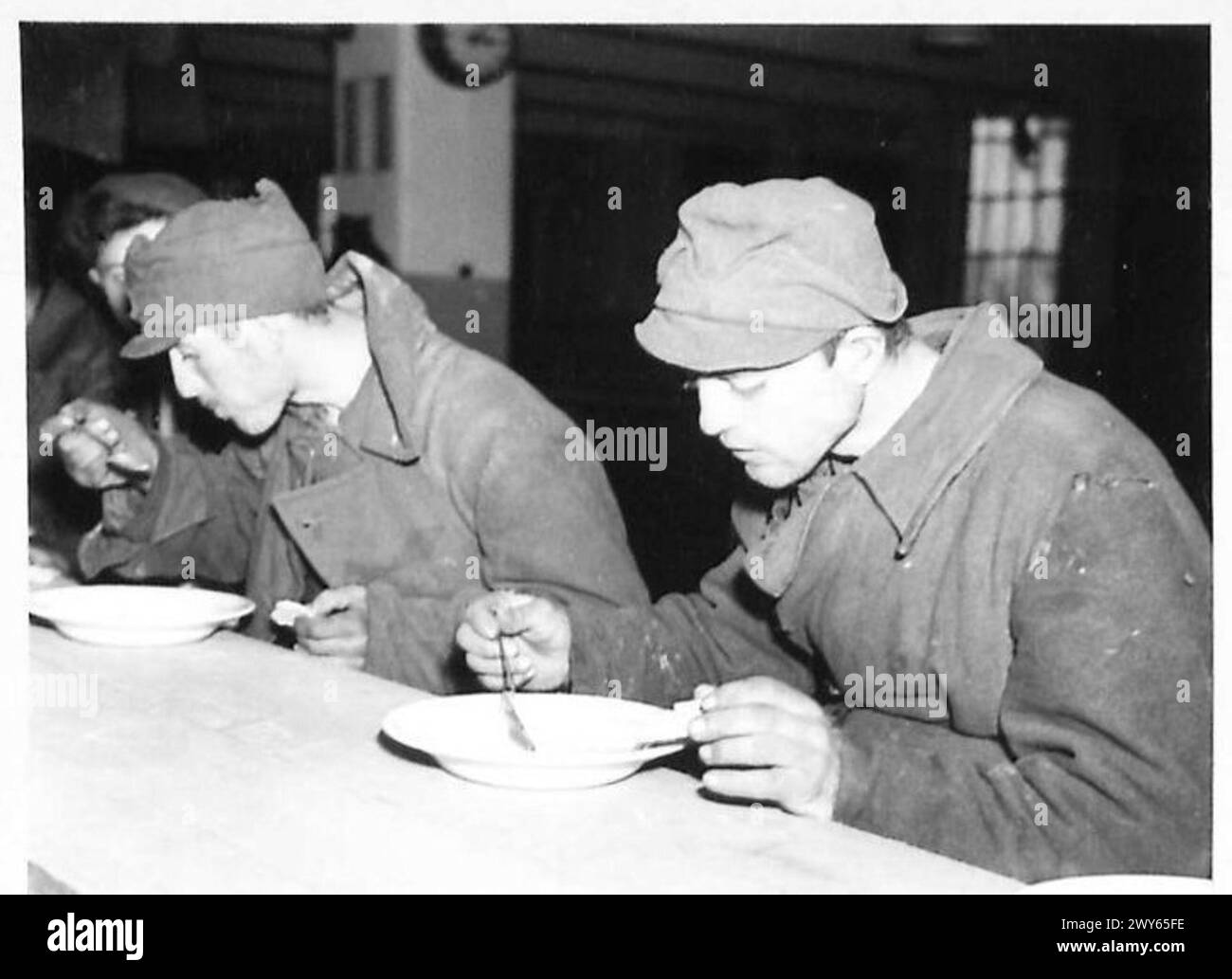 German soldiers eating hi-res stock photography and images - Alamy