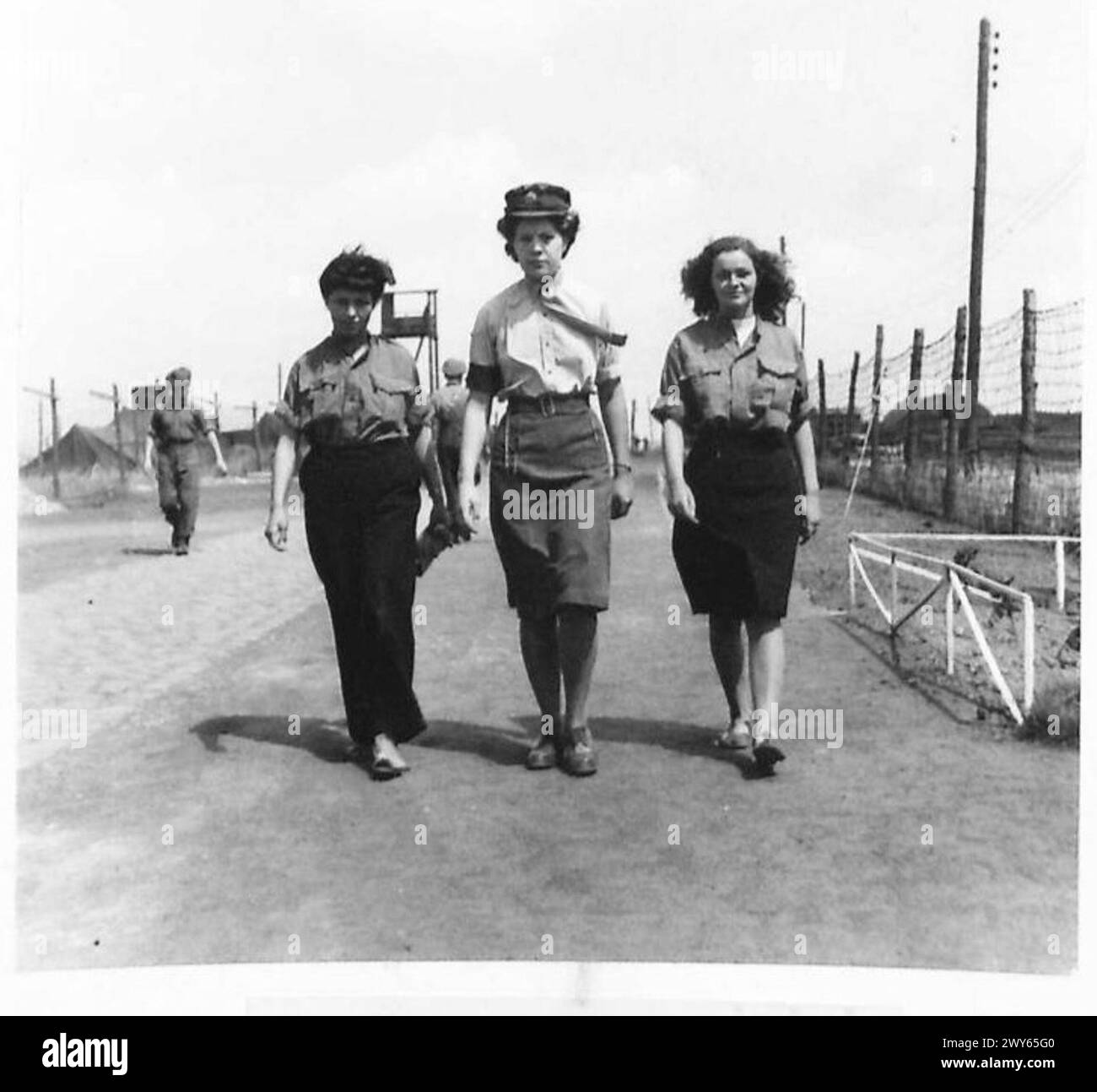 L/Corporal Violet Hay of the British Army exercises two female ...