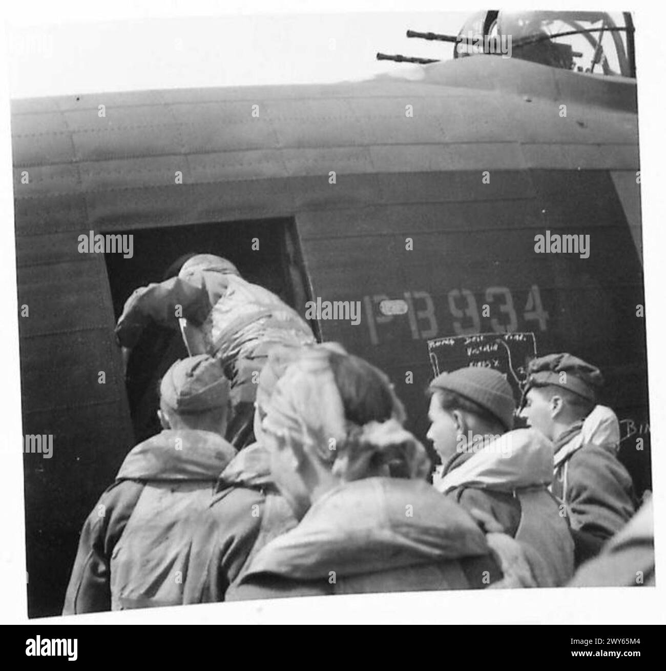 Pows returning home hi-res stock photography and images - Alamy