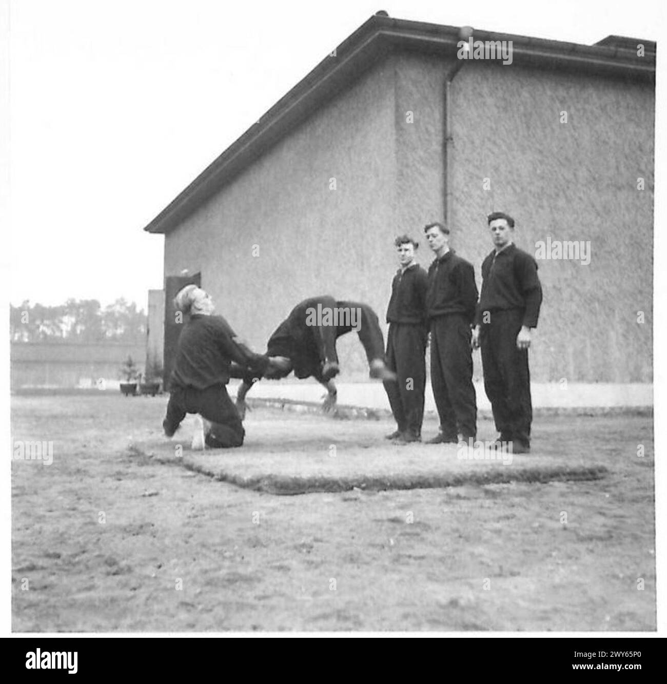 R training Black and White Stock Photos & Images - Alamy