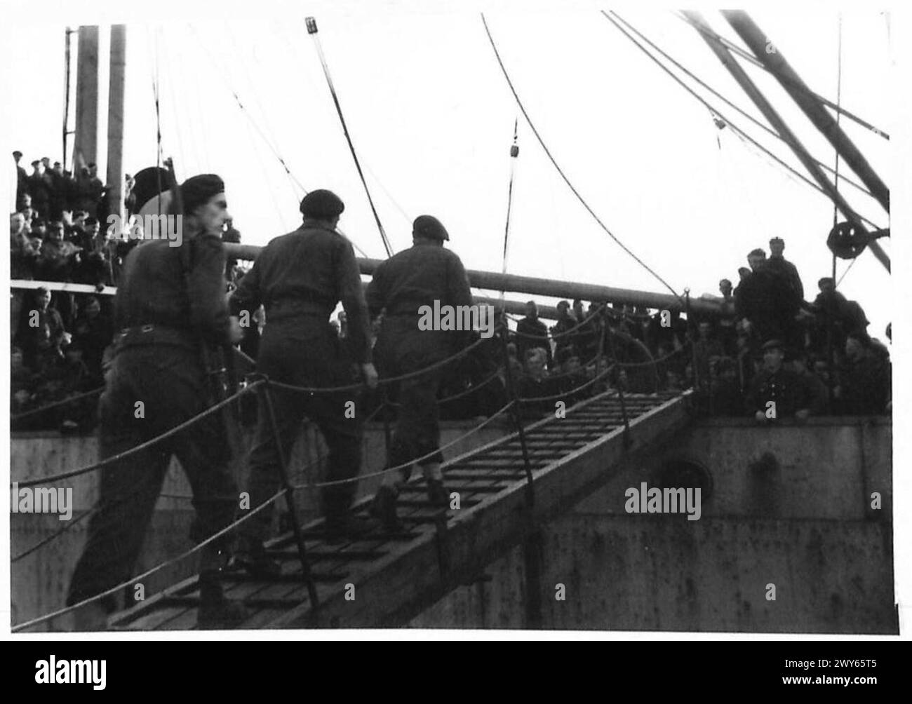 OCCUPATION OF BREMERHAVEN - British troops go aboard a German prison ...