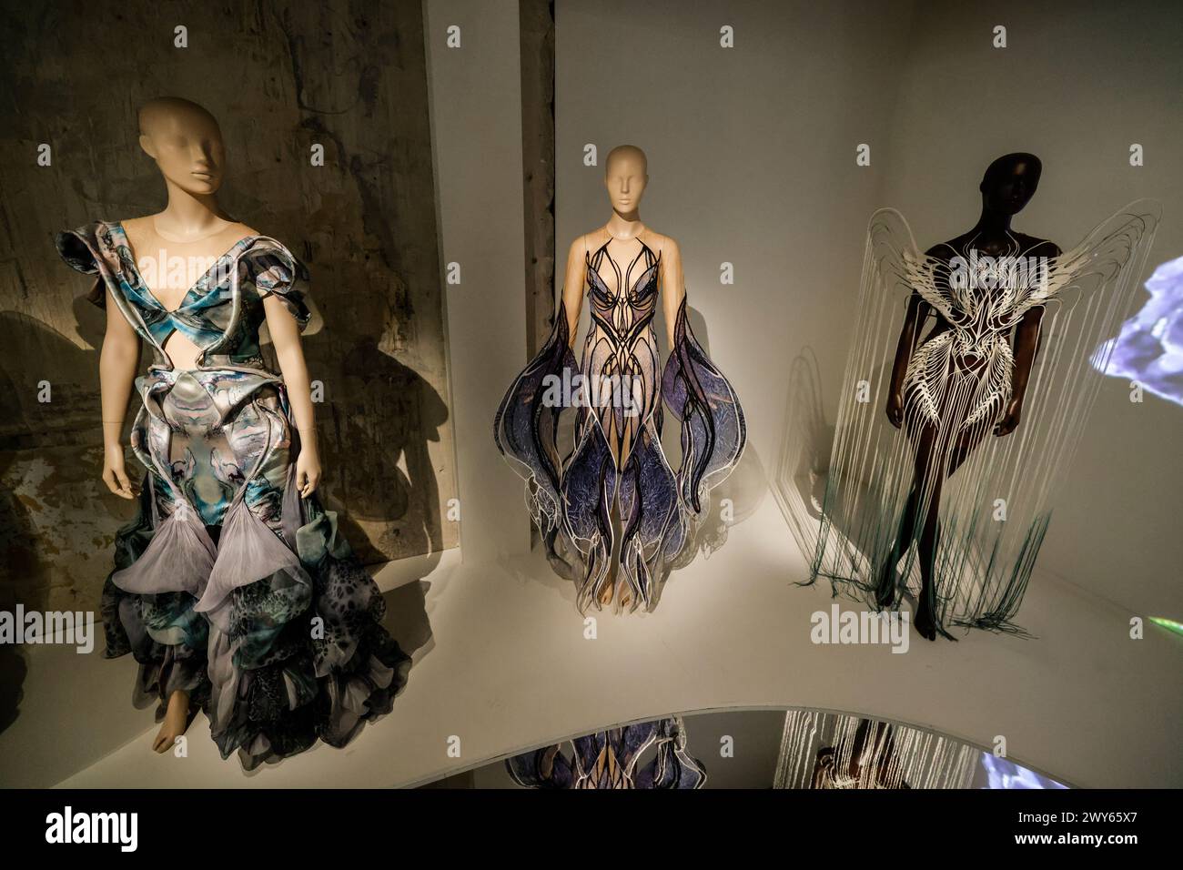 Sensory seas dress hi-res stock photography and images - Alamy