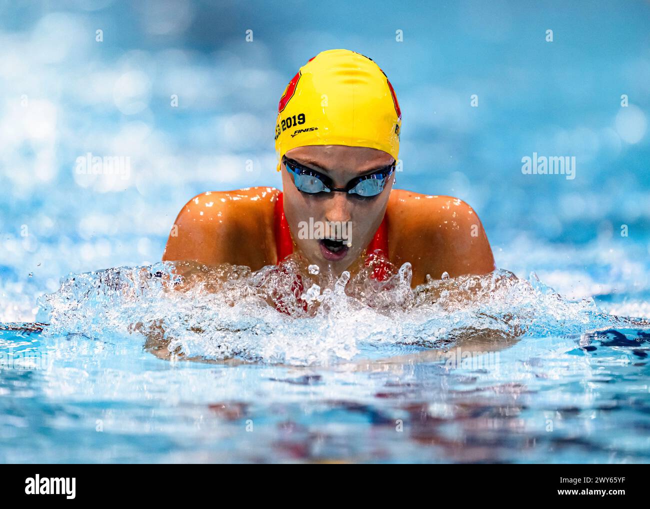 Heats womens open 400m freestyle hi-res stock photography and images ...