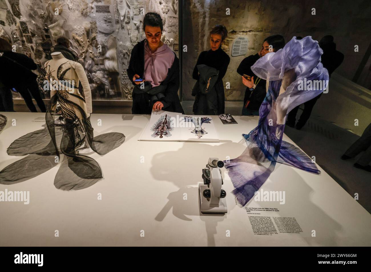 Kinetic textures hi-res stock photography and images - Alamy