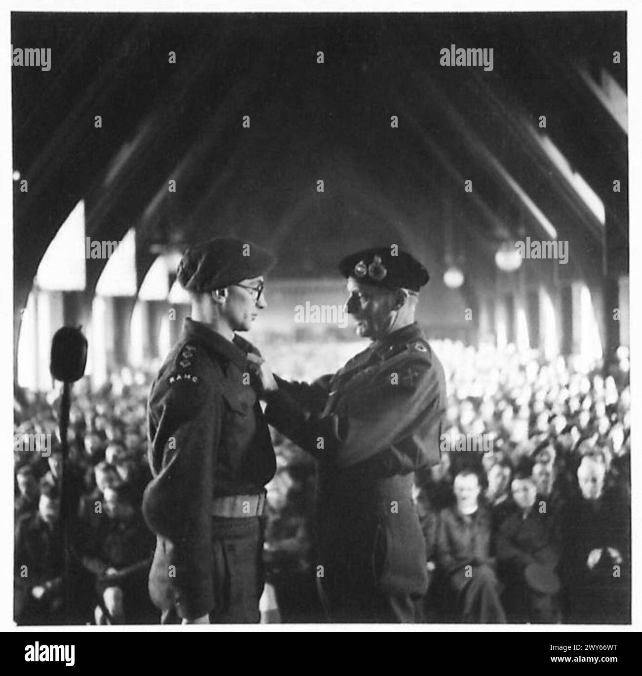 51 HIGHLAND DIVISION INVESTITURE - Capt. C.P. McGowan, 176 Fd Amb ...