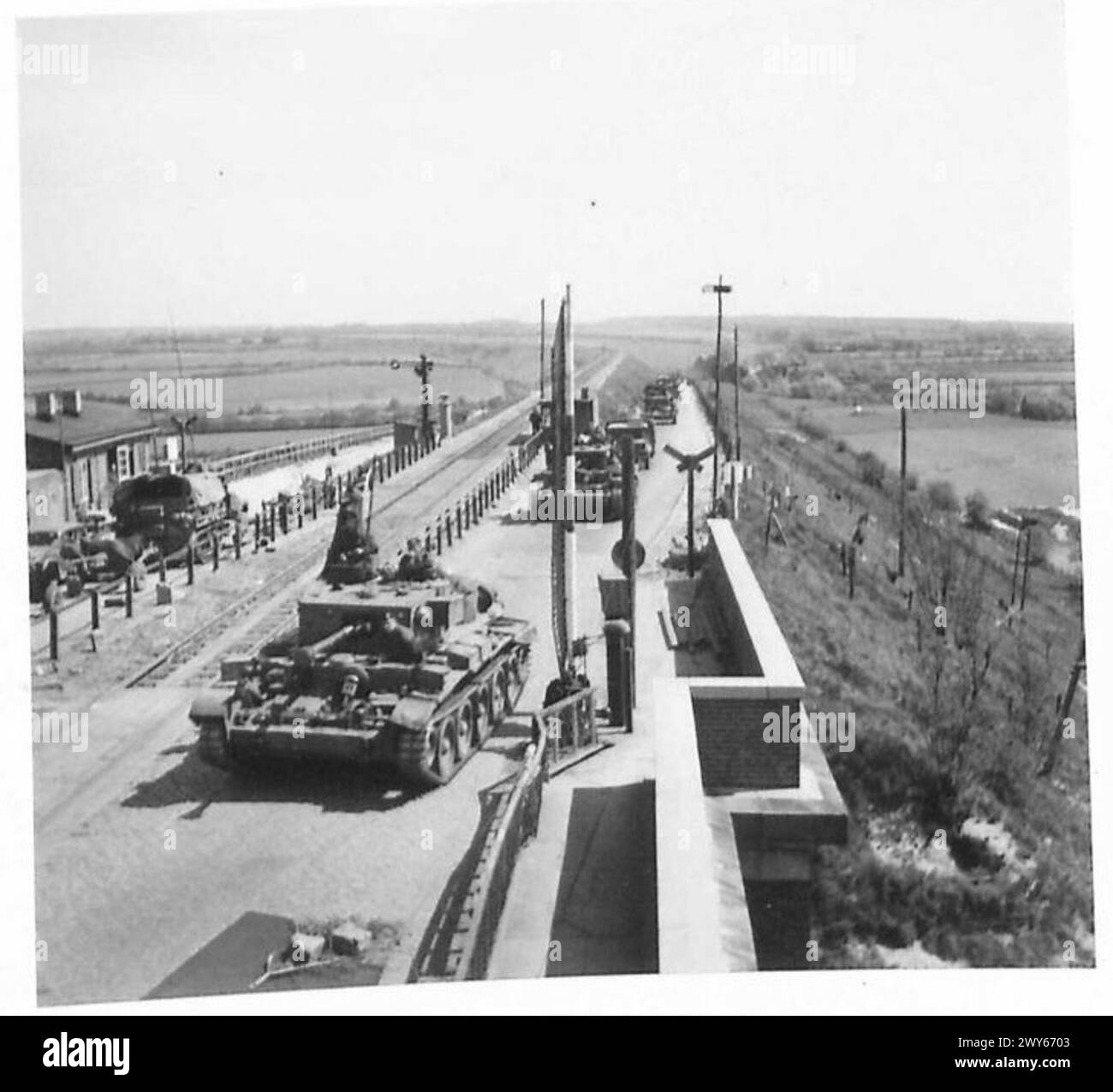"DESERT RATS" ON THE KAISER WILHELM CANAL - Tanks of the 7th Armoured ...