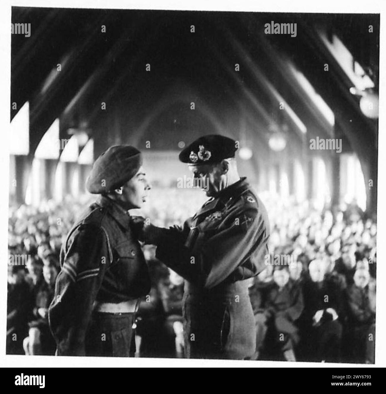 51 HIGHLAND DIVISION INVESTITURE - Bdr. D. Morris, 127 Fd Regt RA ...