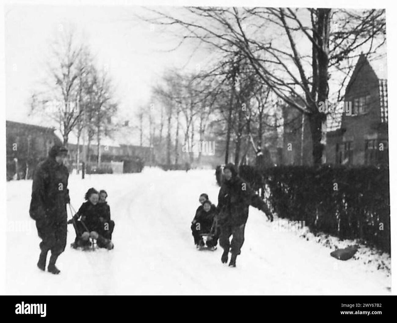Two british soldiers play hi-res stock photography and images - Alamy