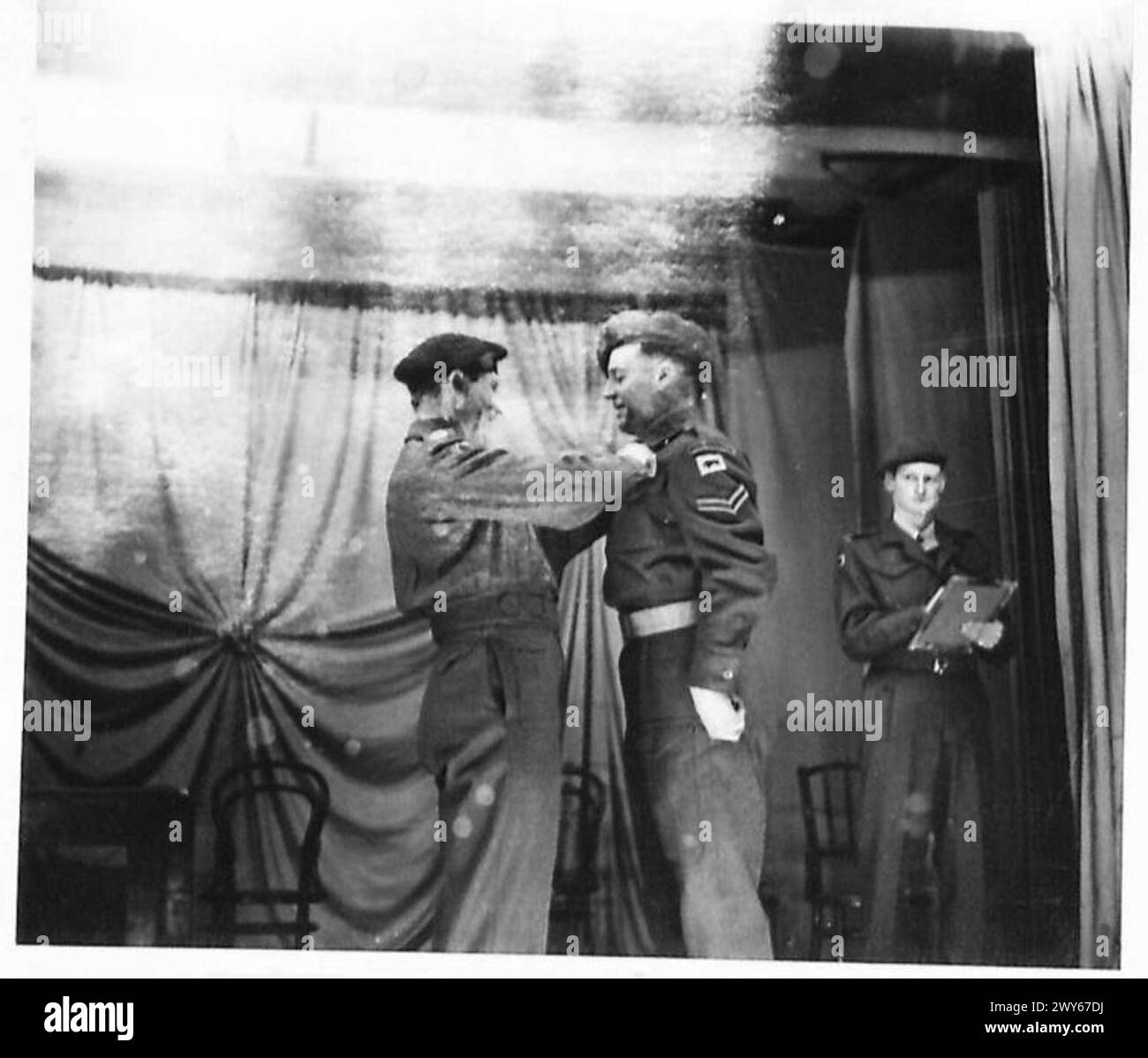11th ARMOURED DIV INVESTITURE - Cpl L.W. Asncombe, 612 Fd Sqn RE ...