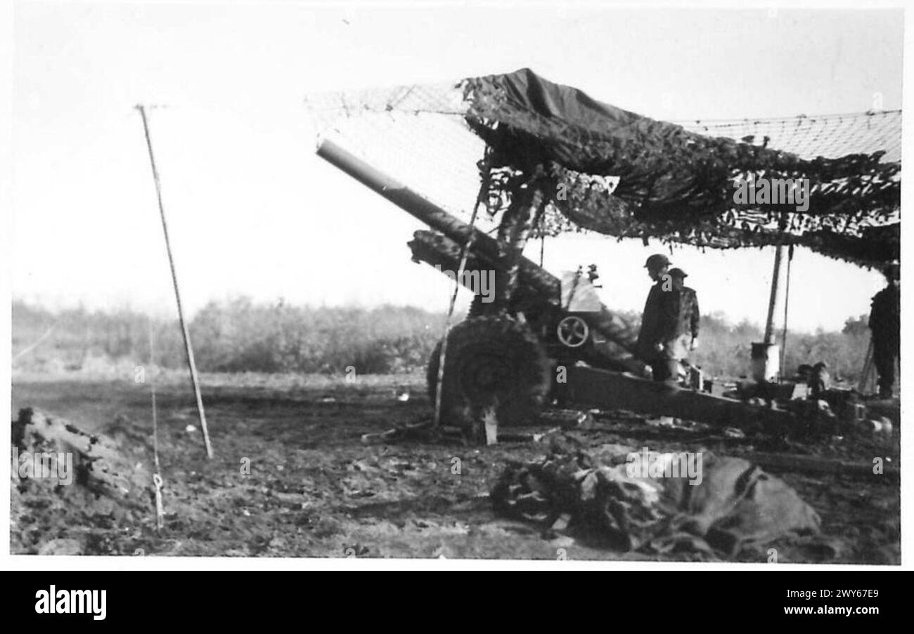 5.5 GUN-HOWITZER IN ACTION - All ready for 'Fire'. , British Army, 21st ...