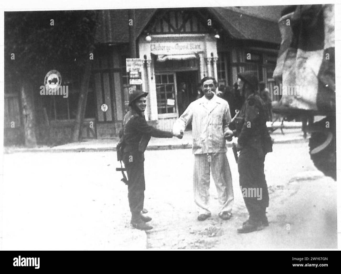 COMMANDO'S EMBARK FOR "D" DAY & LANDING ON COAST OF NORMANDY - A ...