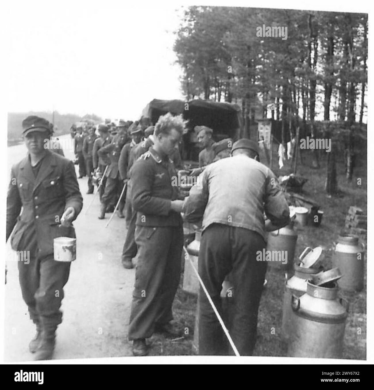 DISARMING THE GERMAN SOLDIERS CROSSING THE DANISH FRONTIER - German ...