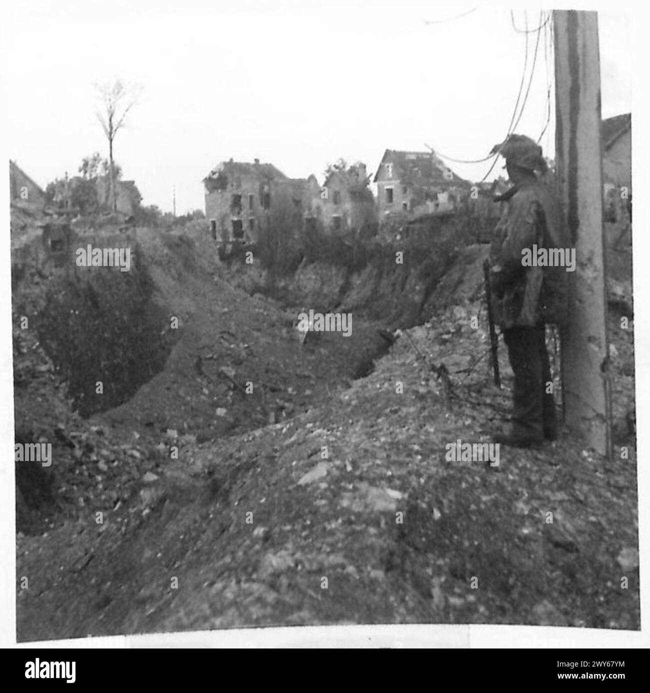 Shell craters hi-res stock photography and images - Alamy