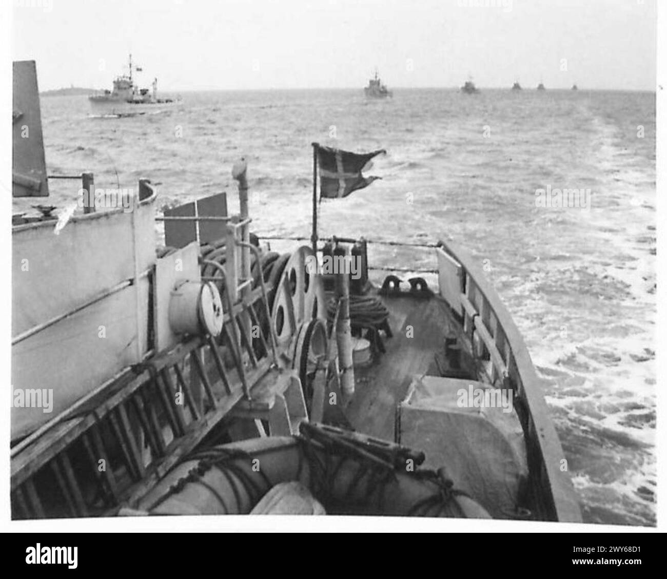 SWEEPING FOR MINES IN DANISH WATERS - The minesweepers leave Copenhagen ...
