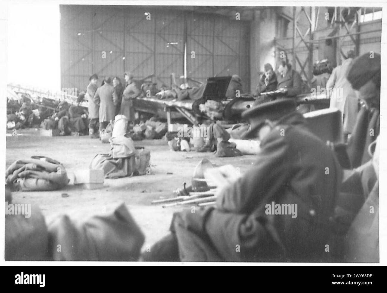 OFLAG PRISONERS RELEASED BY AMERICAN TROOPS - British P.O.Ws from Oflag ...