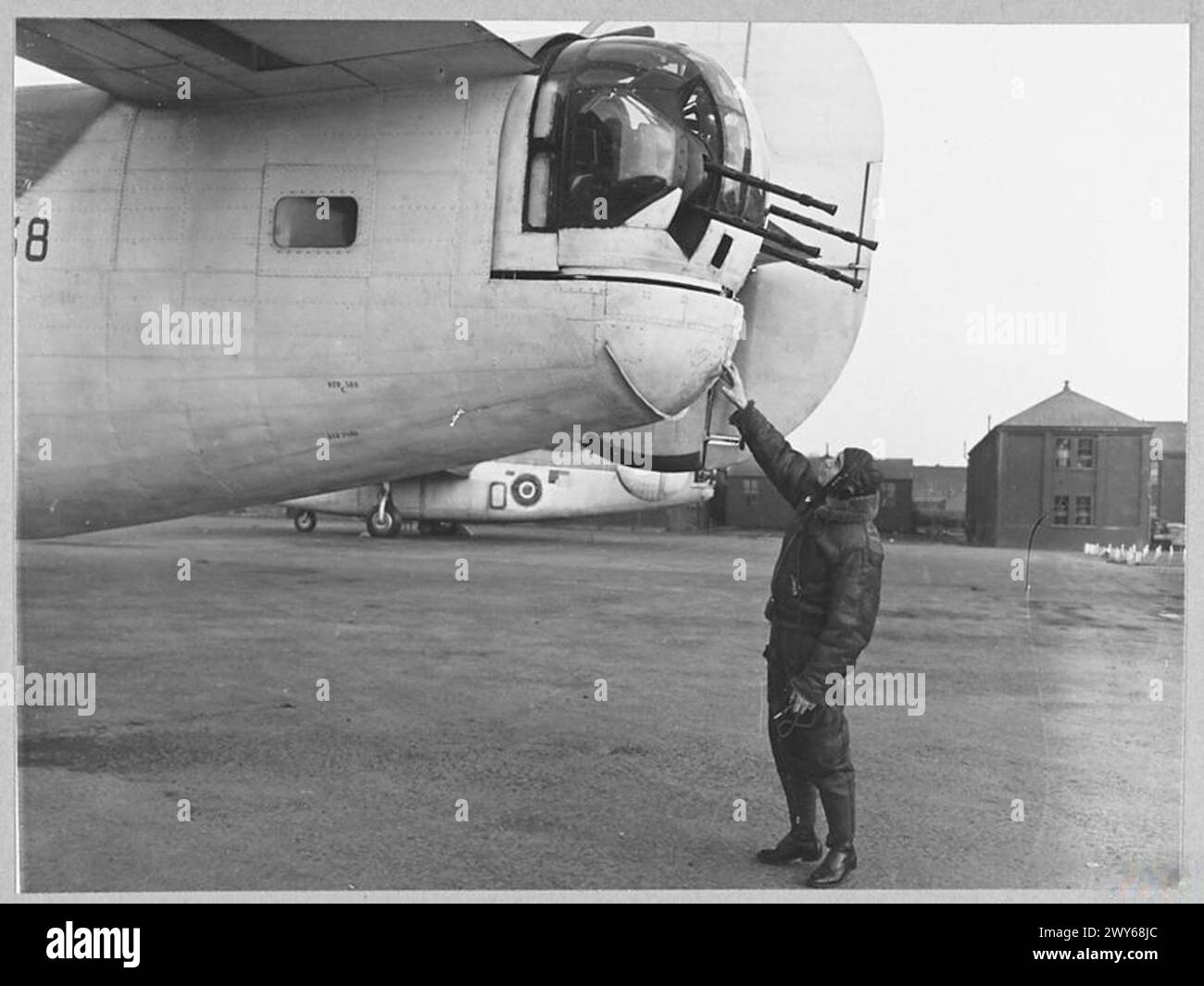 DEFEATING GERMANY'S KEY WEAPON : LIBERATOR v. U-BOAT - For story see CH ...