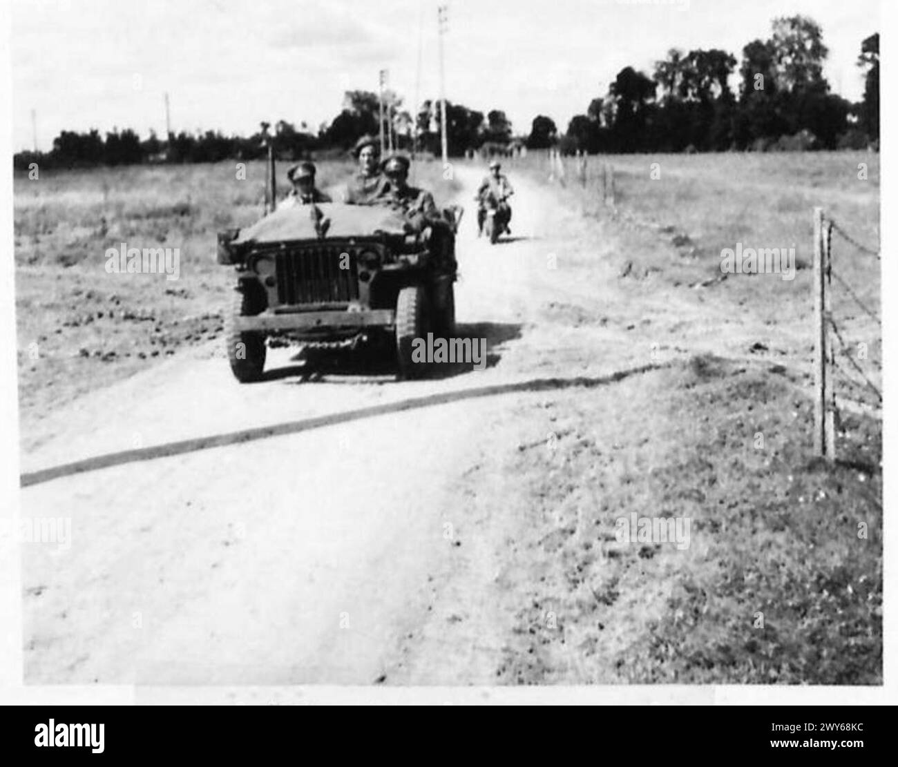 THE NORMANDY OFFENSIVE - VARIOUS - The Divisional Commander of (3 ...