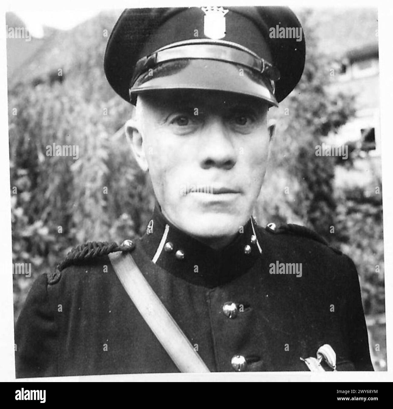 GIRL GUIDES AND BOY SCOUTS OF EINDHOVEN HOLLAND. - Chief of Police in ...