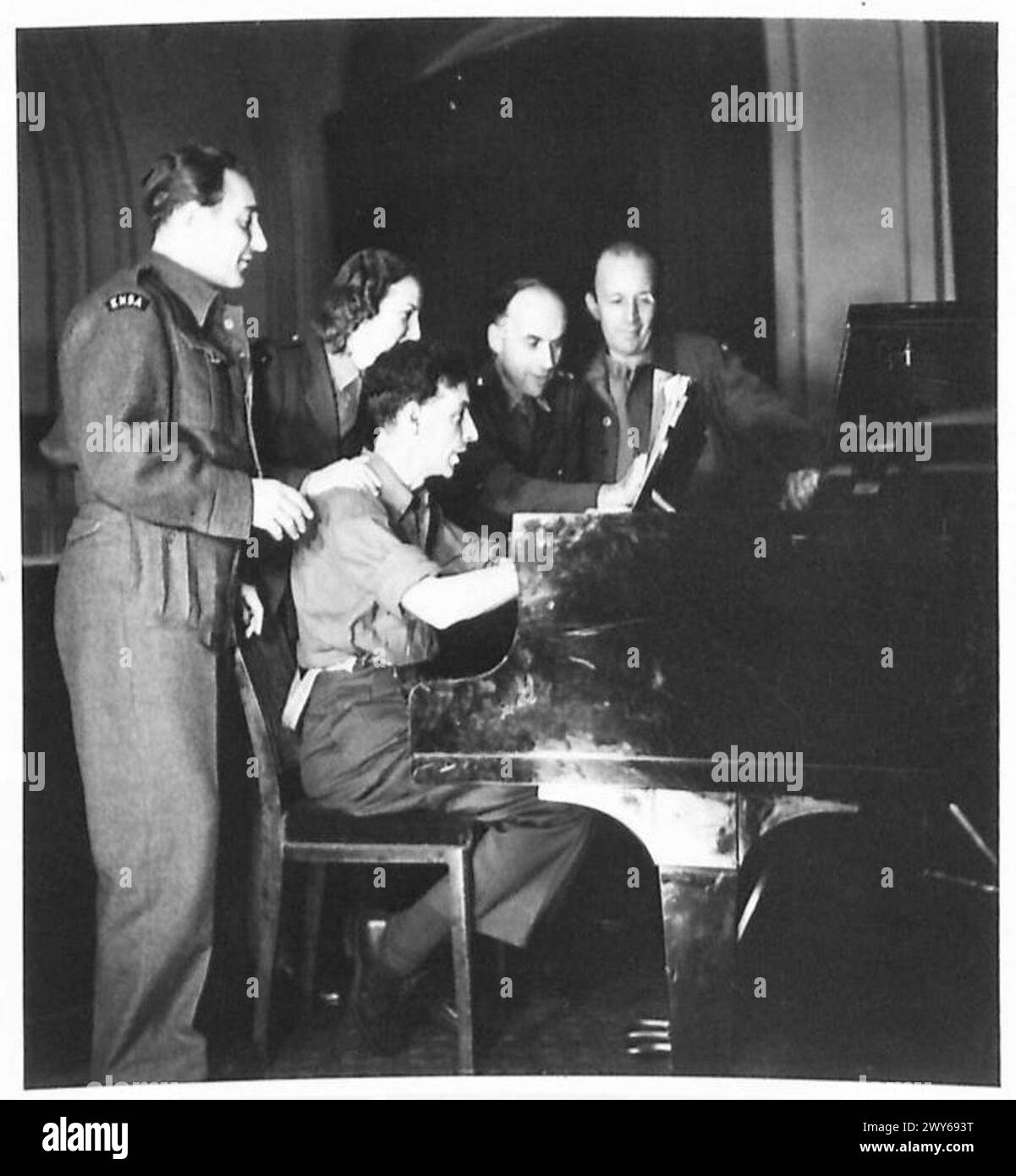 BRITISH FORCES NETWORK : HAMBURG - Off the programme, Lieutenant Harvey ...