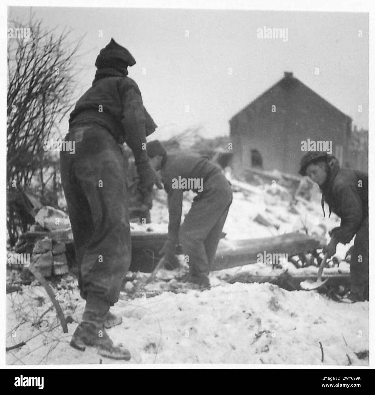 British infantry digging in and establishing defensive positions at ...