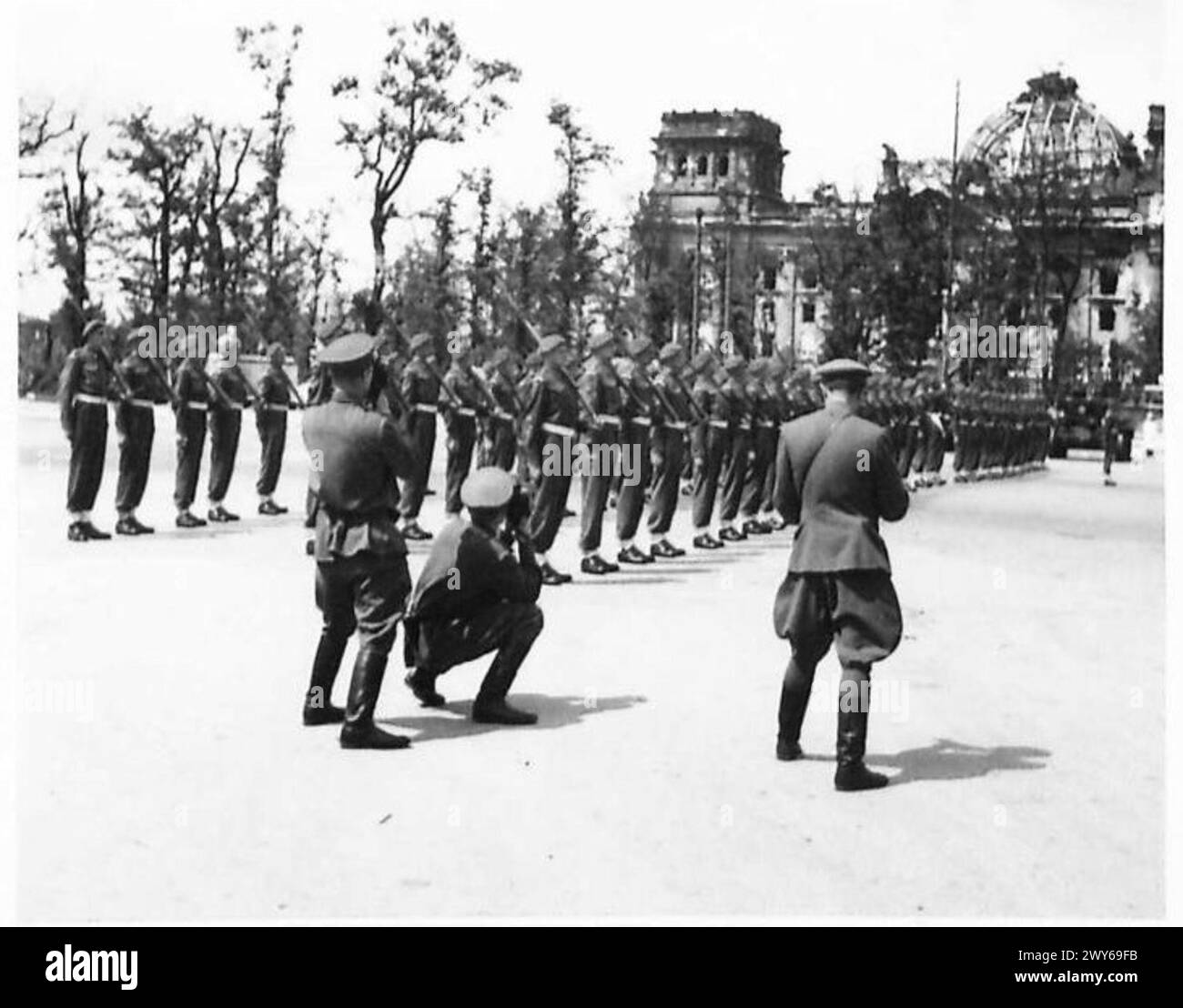 Russian military honor guard Black and White Stock Photos & Images - Alamy