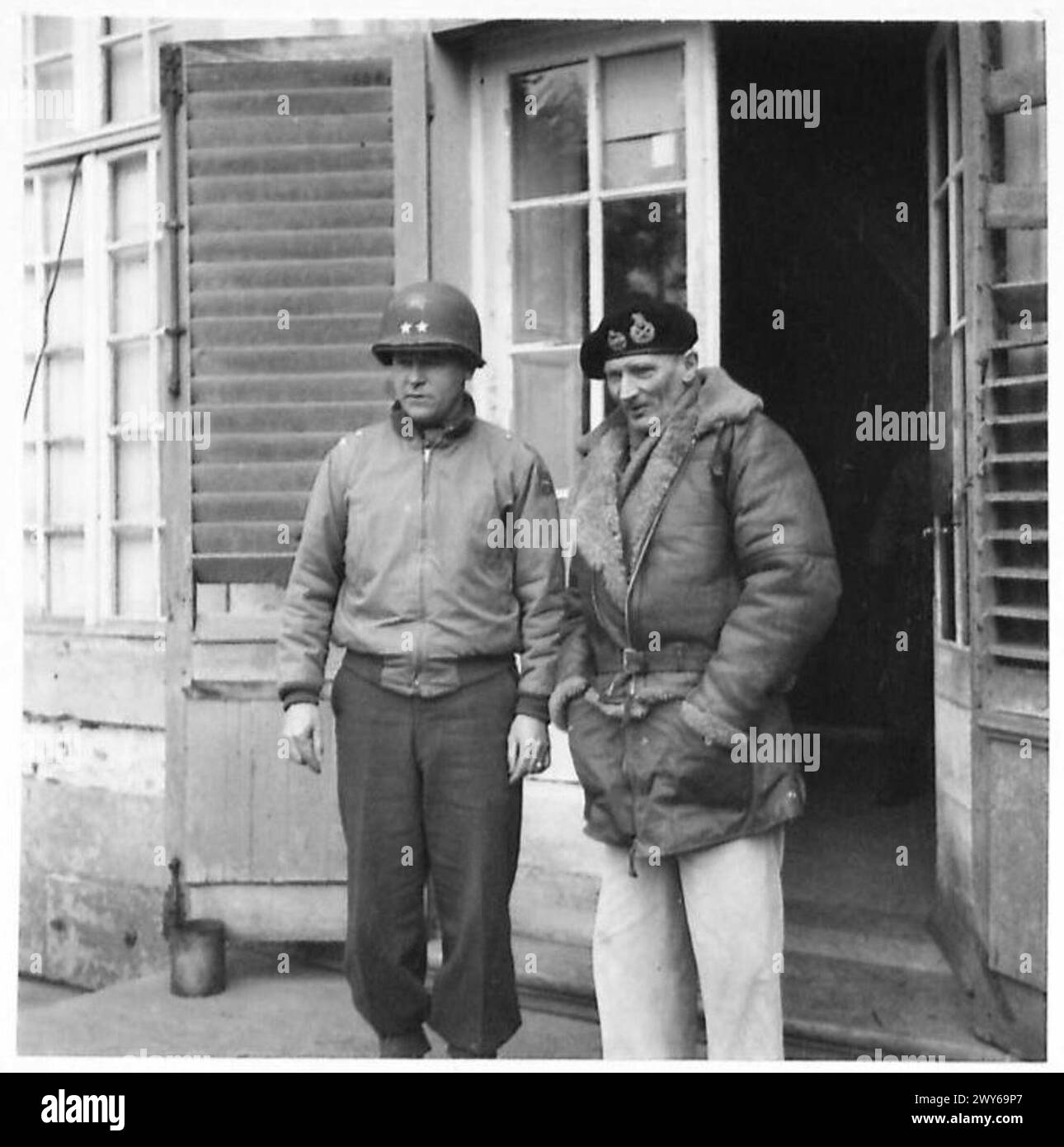 FIELD MARSHALL MONTGOMERY WITH AMERICANS - Field-Marshal Sir Bernard L ...