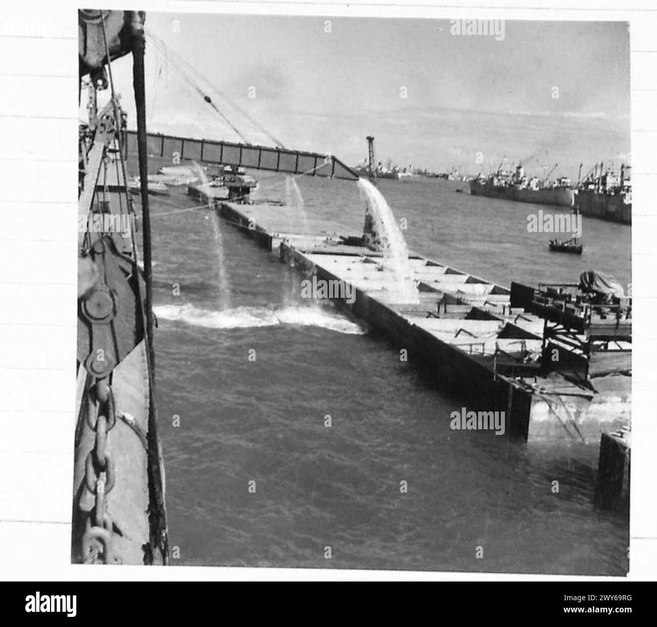 River port construction site Cut Out Stock Images & Pictures - Alamy