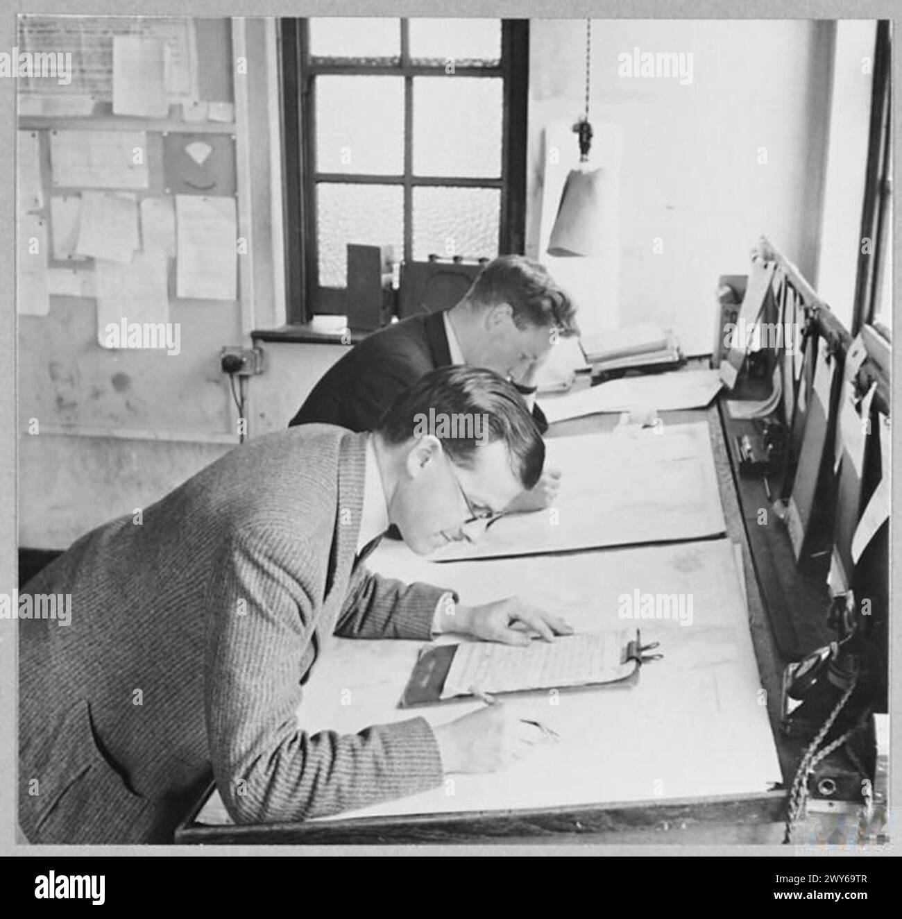 Air pressure chart hi-res stock photography and images - Alamy