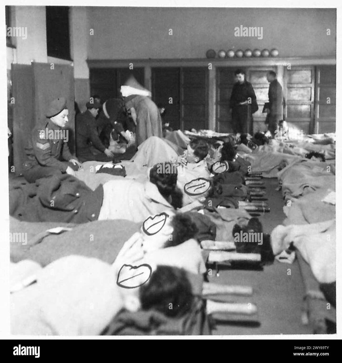 Crowded reception hi-res stock photography and images - Alamy