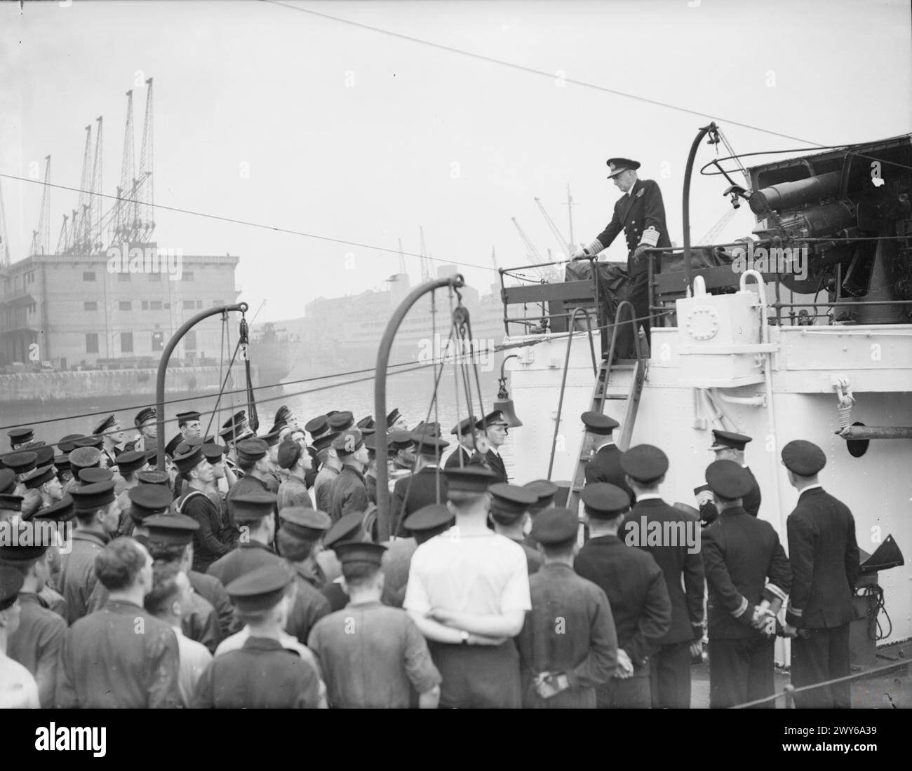 FIRST SEA LORD VISITS SHIPS FIGHTING BATTLE OF THE ATLANTIC. 6 ...